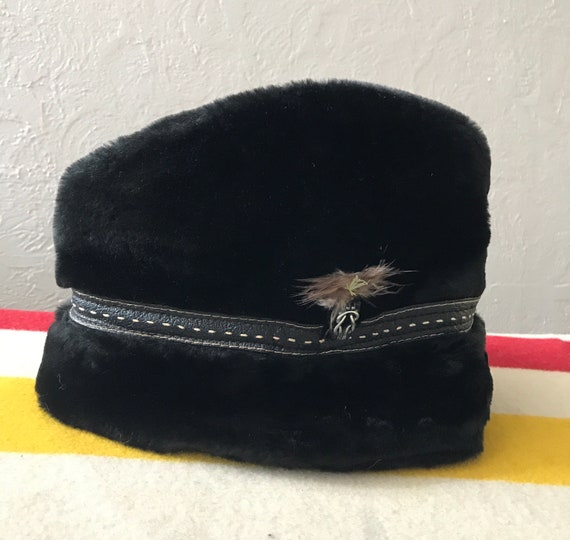 Vintage faux fur Canadian foldable hat with ear cover… - Gem