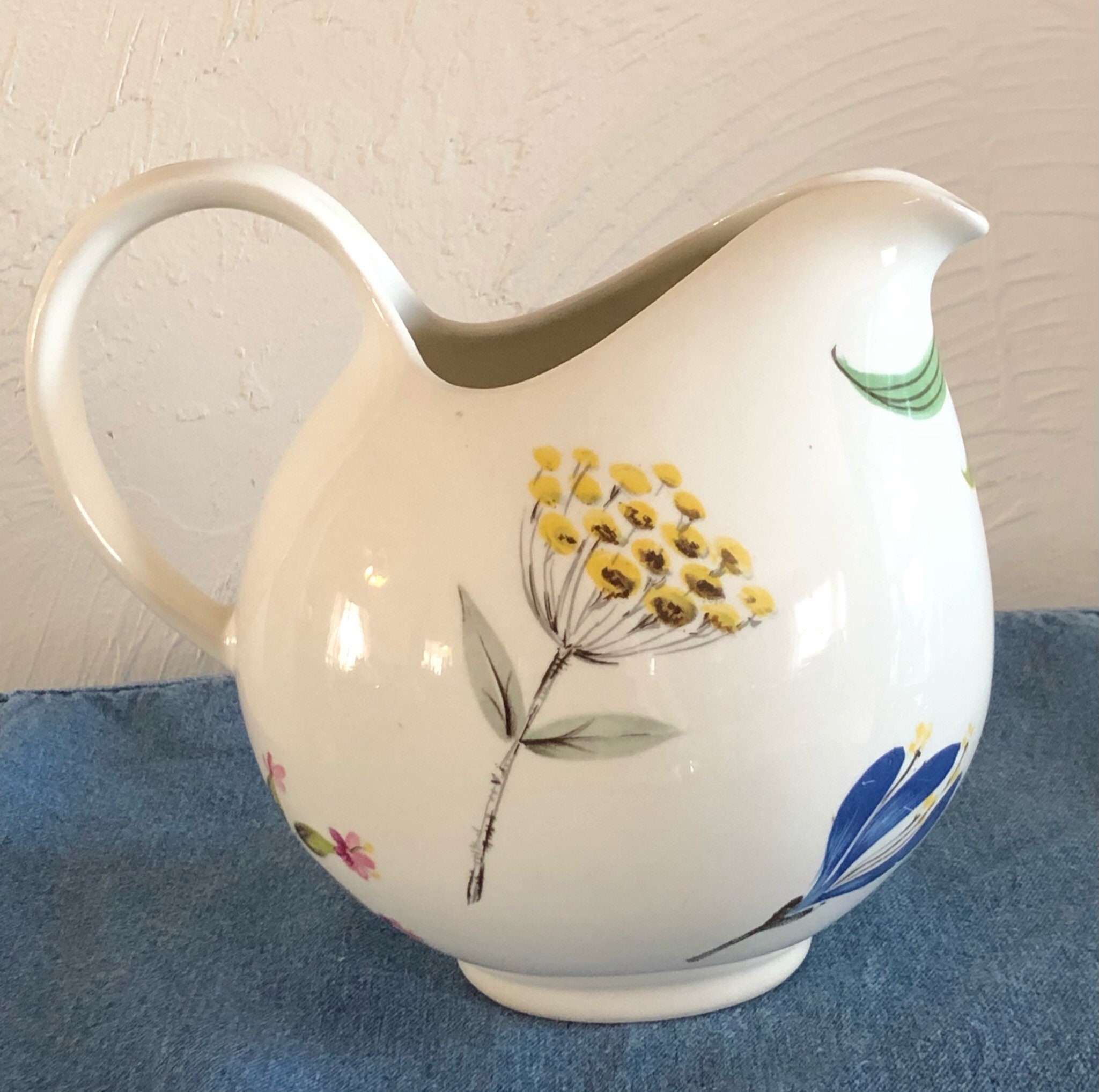 Hallcraft by Eva Zeisel hall China Co Bouquet Pattern Pitcher Dating ...