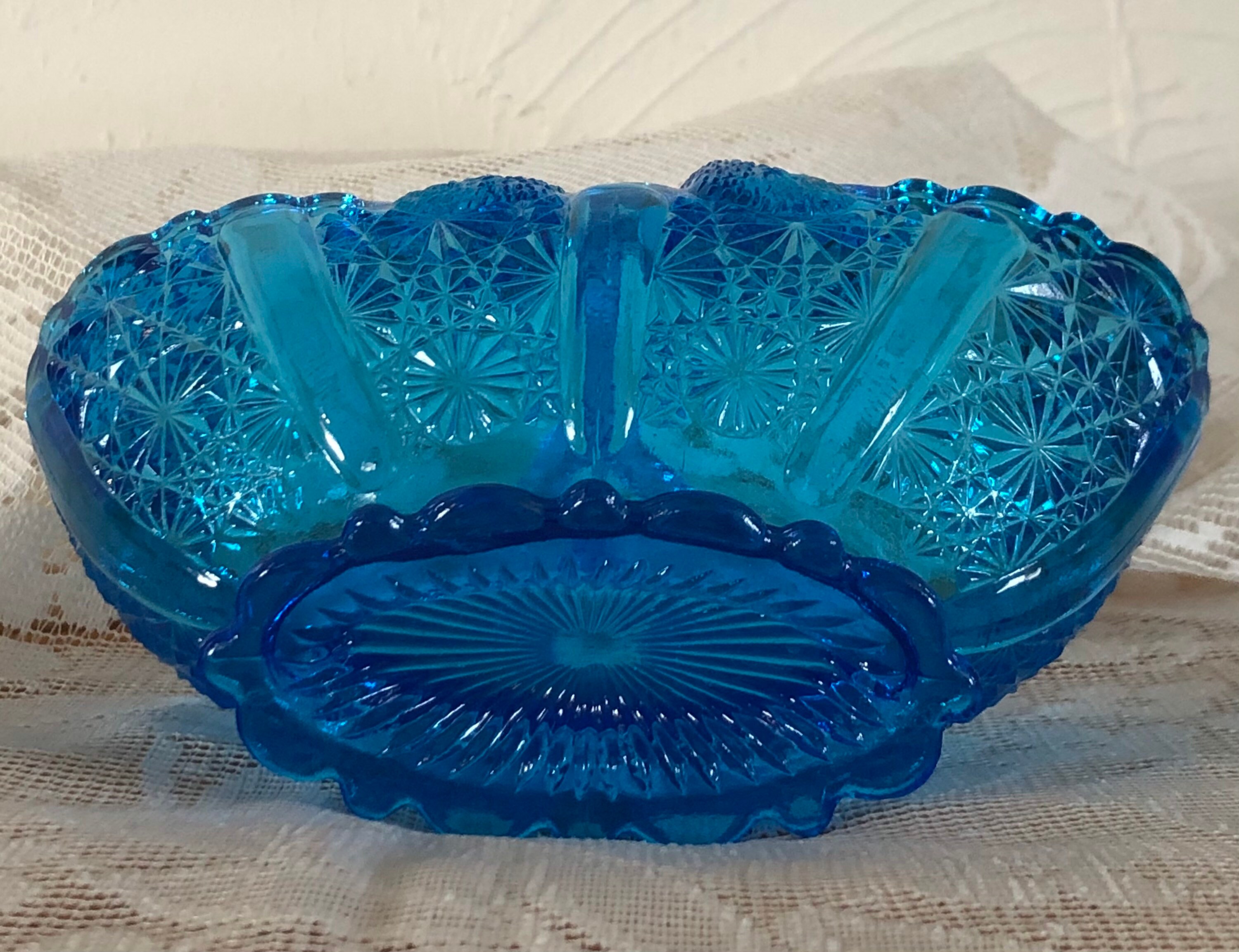 Fenton, Daisy and Button, Colonial Pattern Small Glass Boat-shaped ...