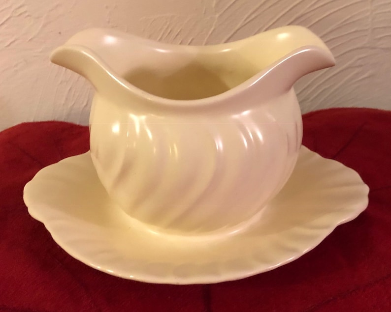 Franciscan Ware, CA Coronado swirl Pattern Satin Ivory Gravy Boat. This ...