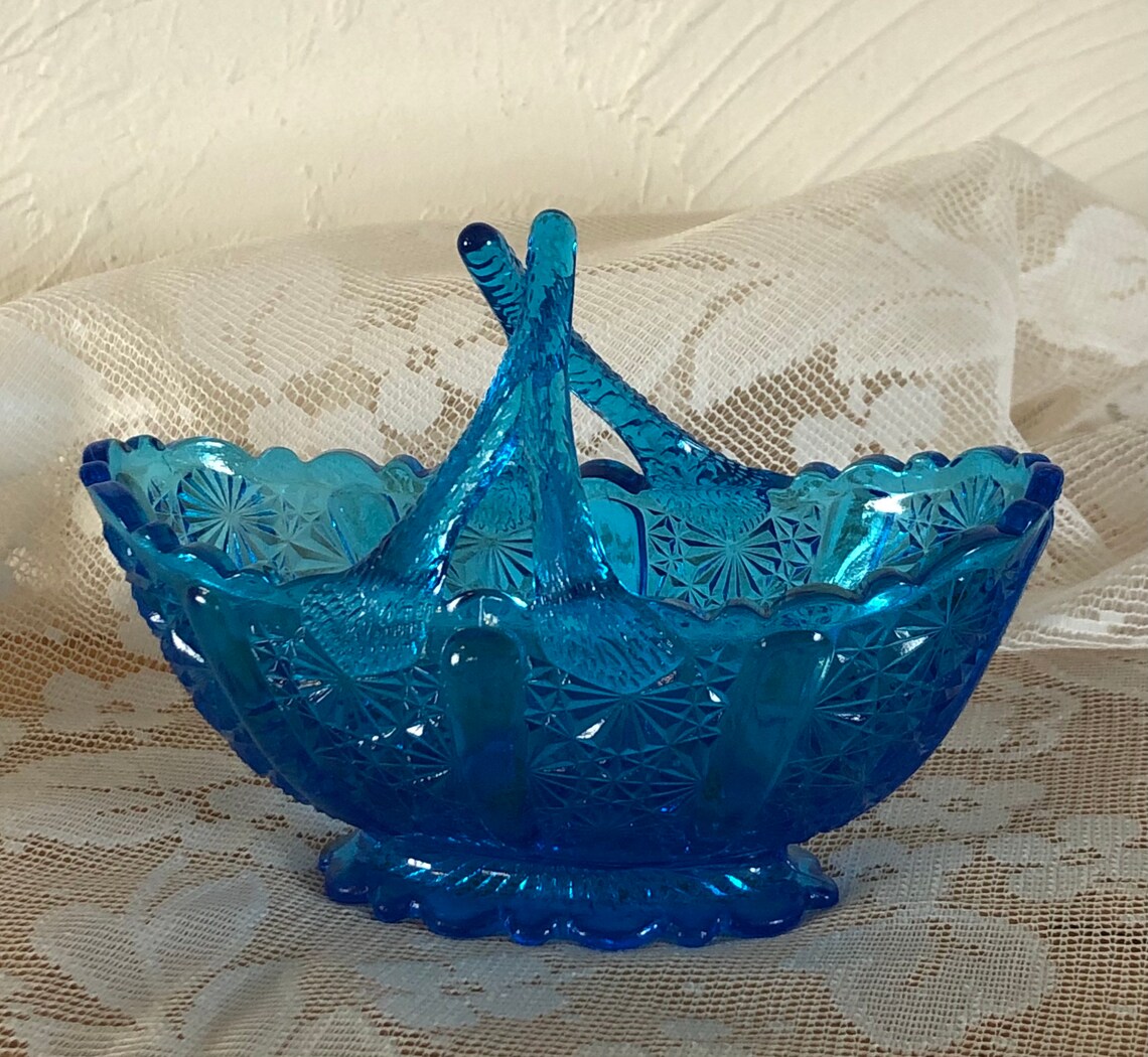 Fenton, Daisy and Button, Colonial Pattern Small Glass Boat-shaped ...