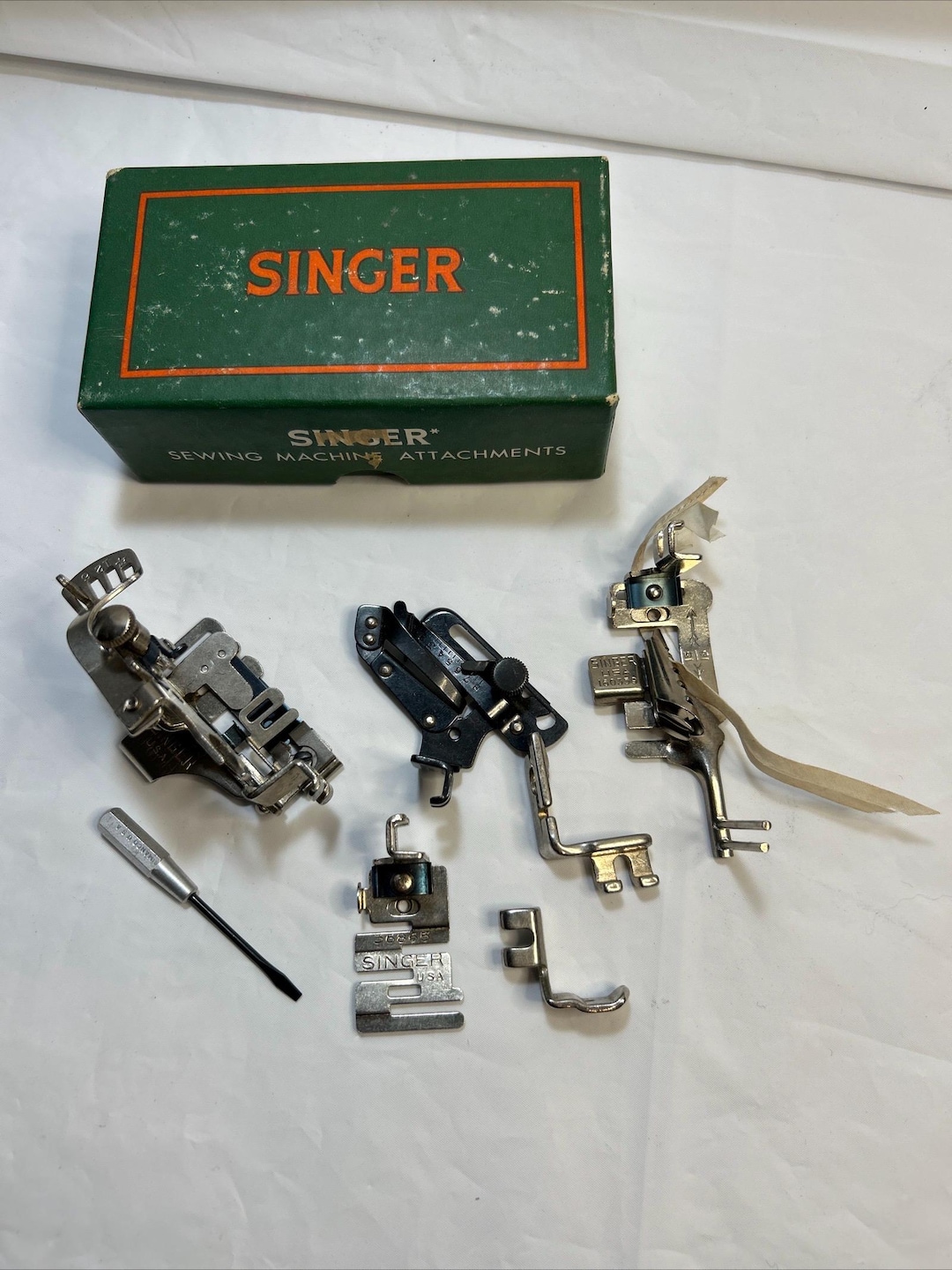 Vintage SINGER Sewing Machine Attachments 160481 in Original Box W2 - Etsy
