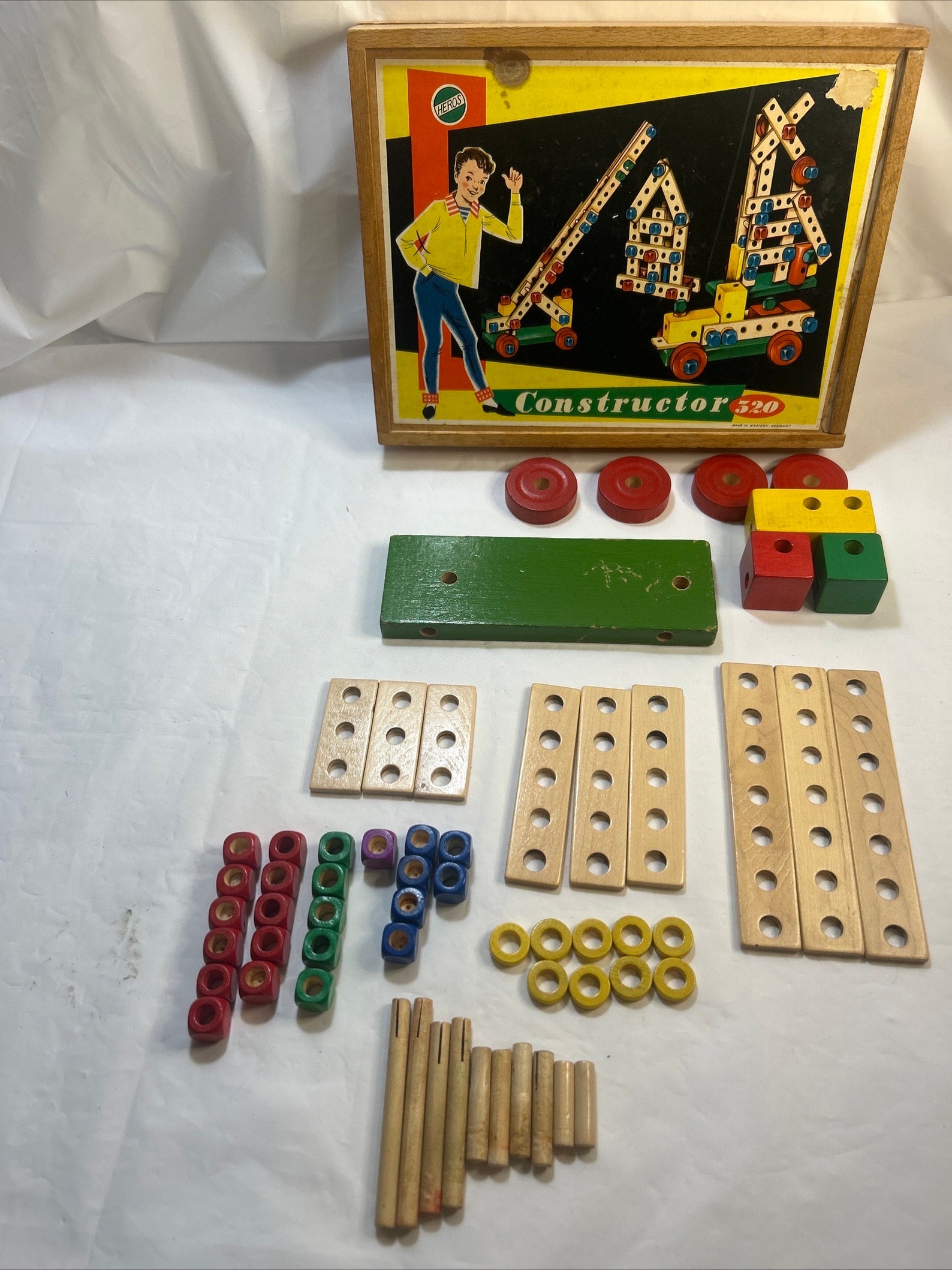 CONSTRUCTOR 320 - Heros - Building Blocks & Pieces - Made in West ...