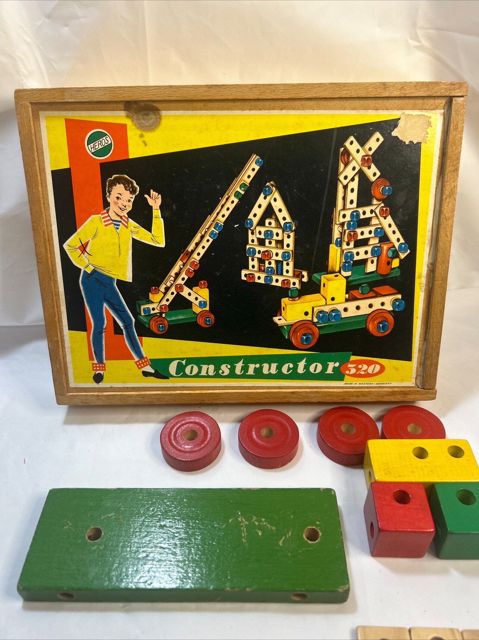 CONSTRUCTOR 320 - Heros - Building Blocks & Pieces - Made in West ...