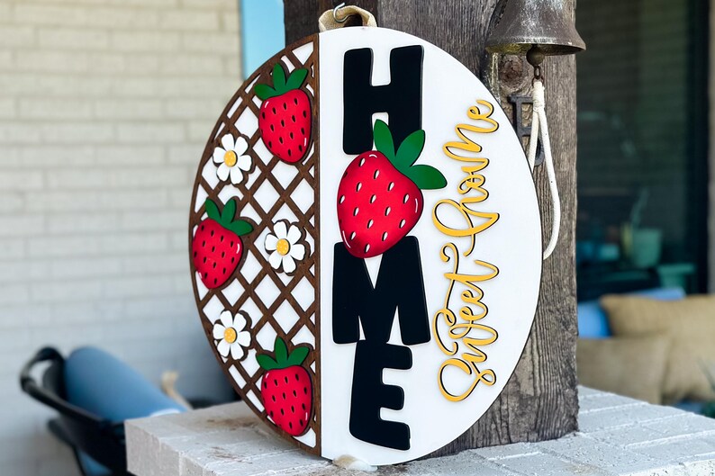 Laser Cut Door Hanger SVG | Strawberry HOME Sign Svg File | DIY Round ...