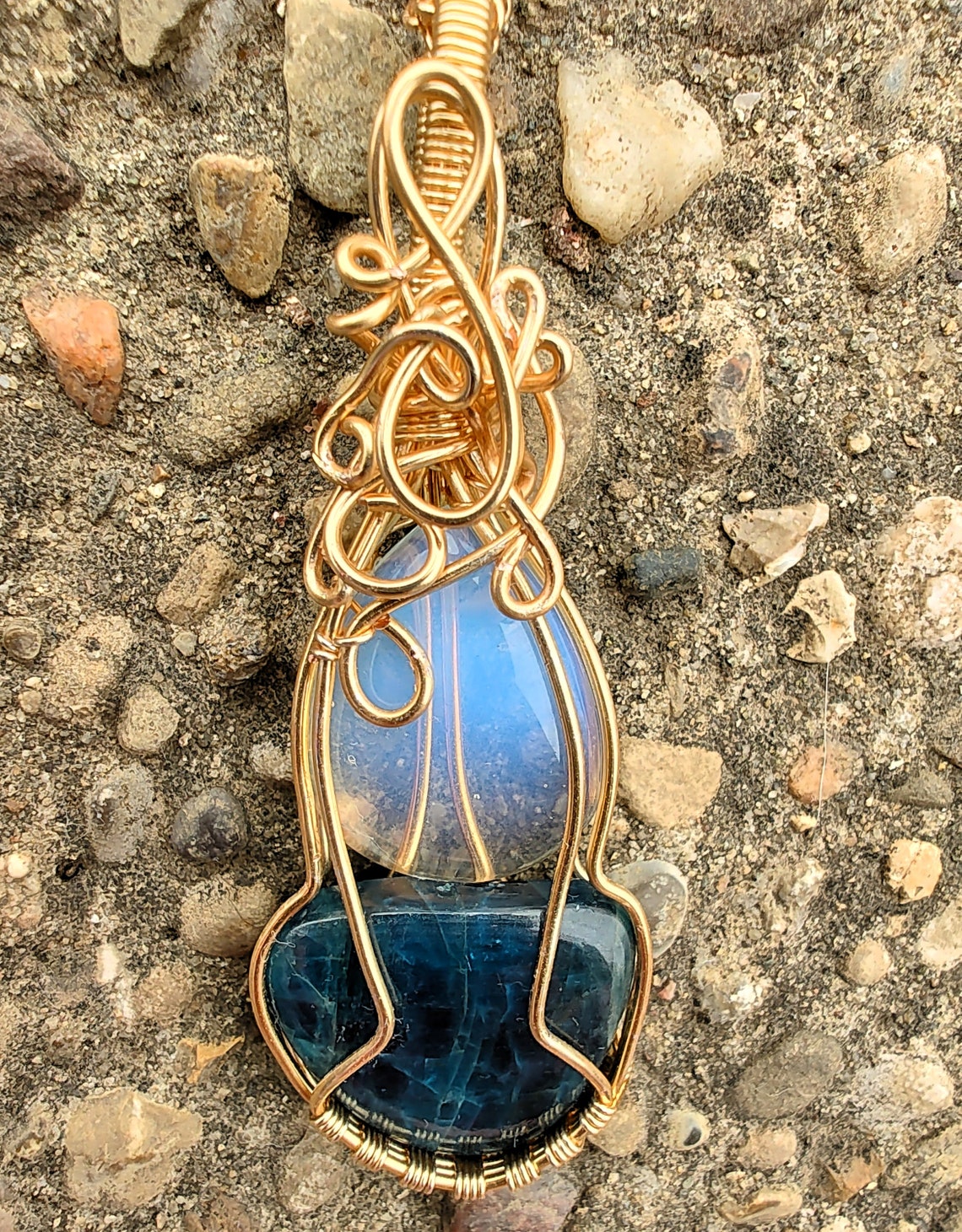 Rare Top Neon Apatite Opalite Glow Stone Gold Copper Victorian Elven ...