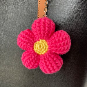Pink Daisy Crochet Keychain, Pink Flower Keychain - Etsy