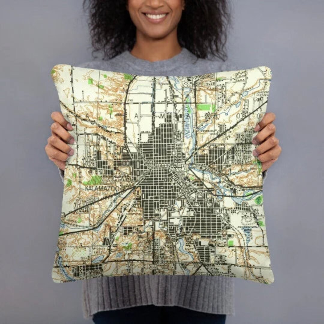 Custom Map Throw Pillow - Personalized (22x22 Inches) Toss Pillow ...