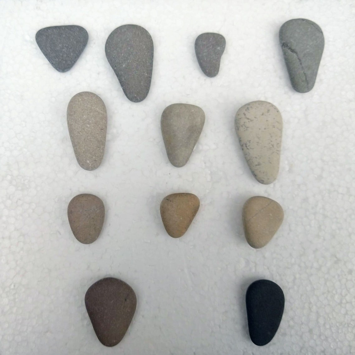 12 Teardrop Shaped Pebbles Triangle Flat Pebbles Pebble Art - Etsy