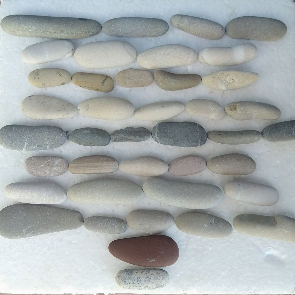 40 Flat and Raw Thin Stone Fingers Pebbles Small Stone - Etsy