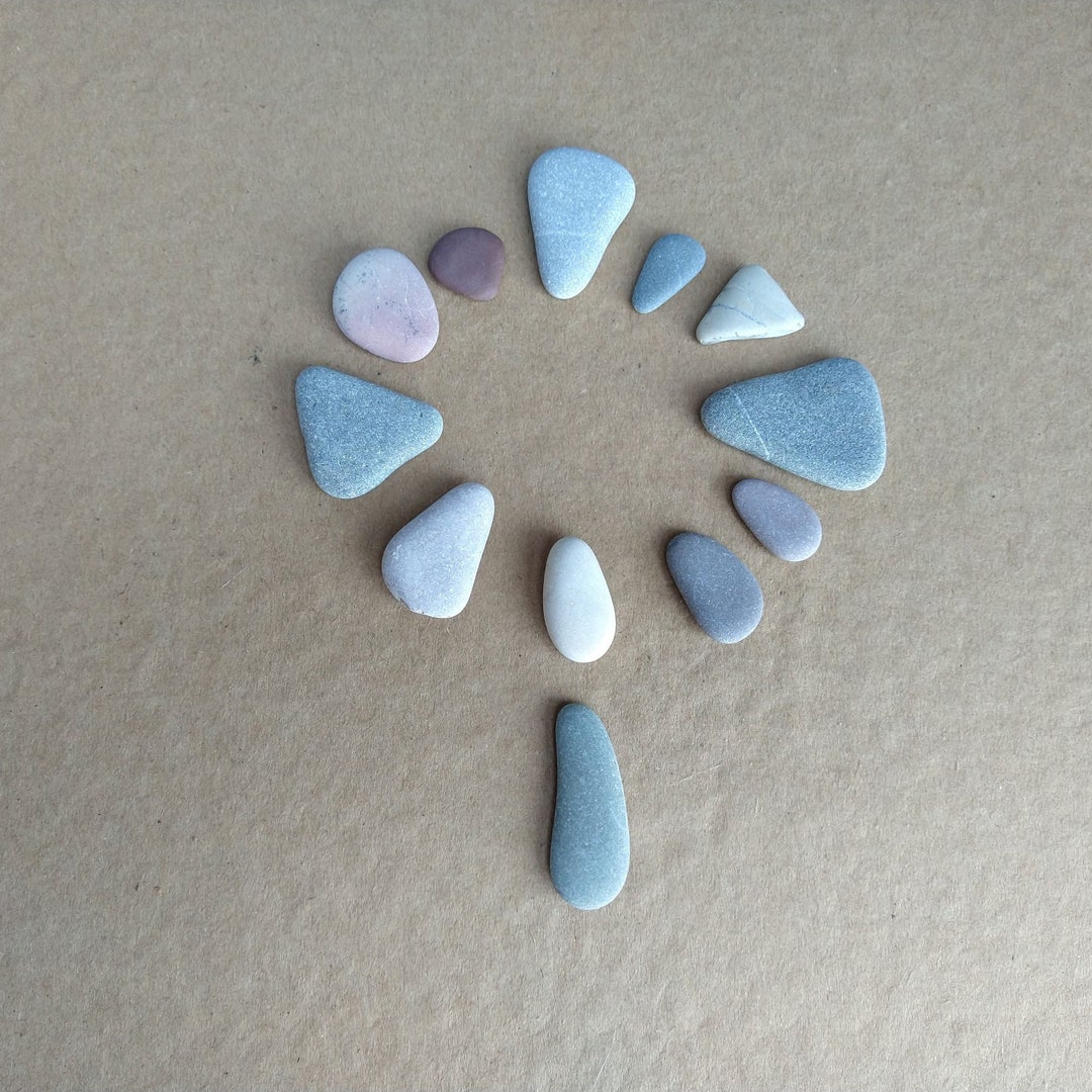 12 Teardrop Shaped Pebbles, Triangle Flat Pebbles, Pebble Art Supply ...