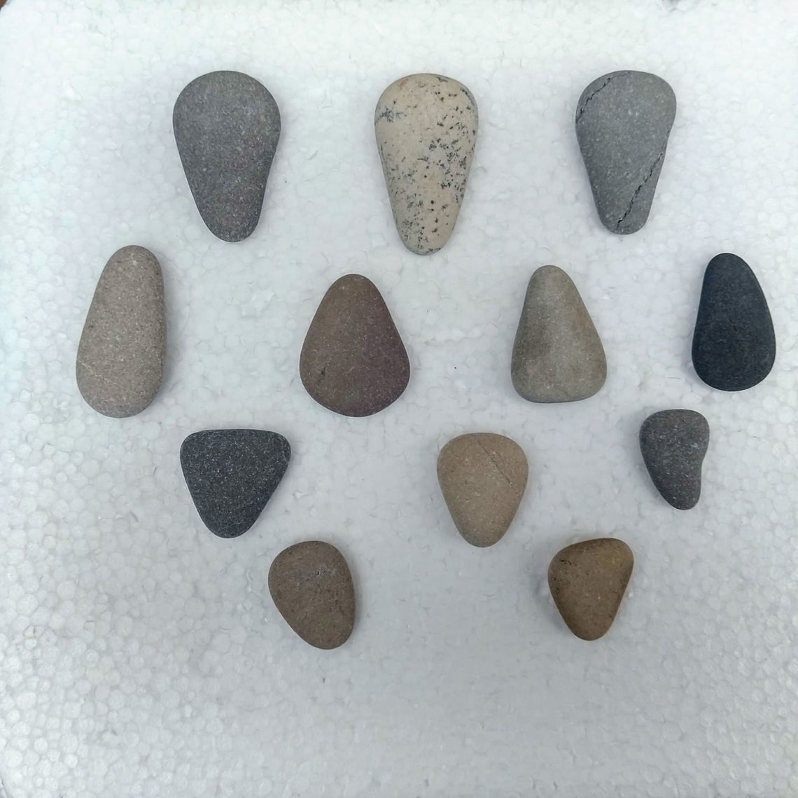 12 Teardrop Shaped Pebbles Triangle Flat Pebbles Pebble Art - Etsy