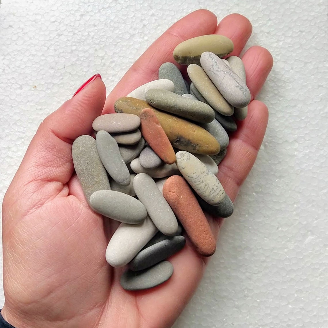40 Flat and Raw Thin Stone Fingers Pebbles Small Stone | Etsy