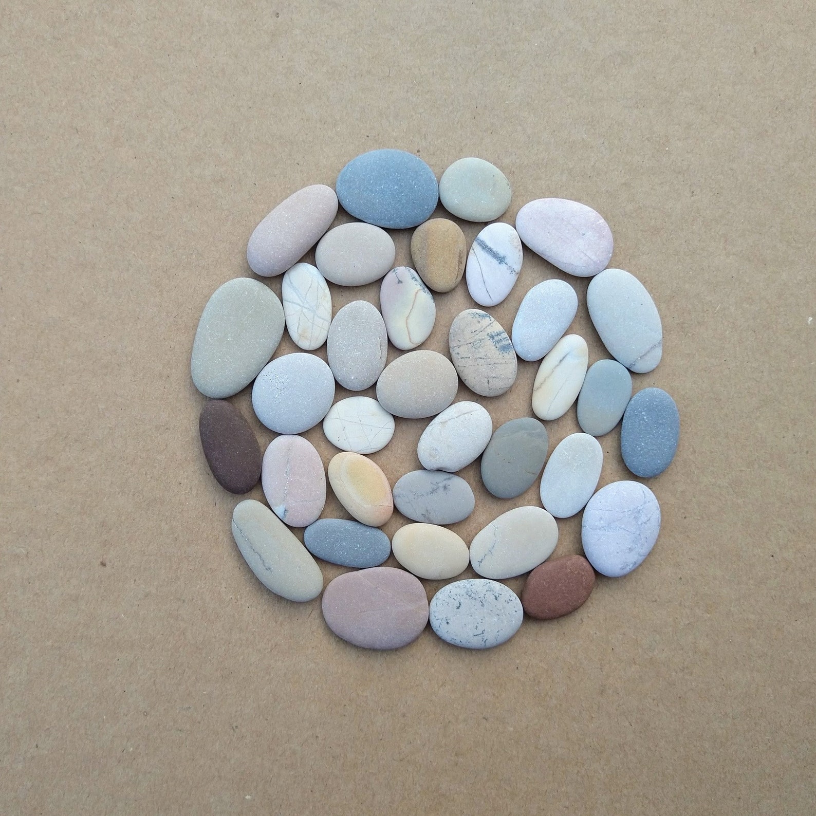 35 Smooth Flat Thin Pebbles Pendant Rocks Oval and Long | Etsy