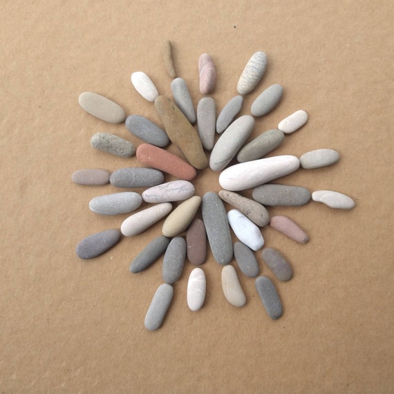 40 Flat and Raw Thin Stone Fingers Pebbles Small Stone | Etsy