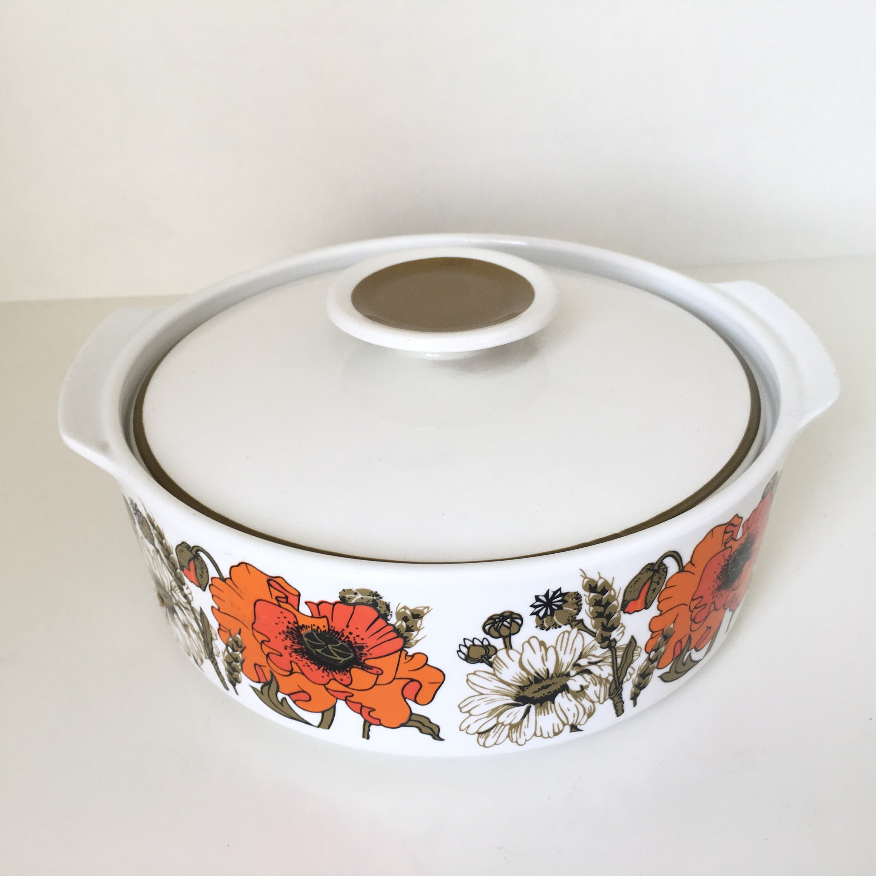 A J&G Meakin Poppy Flowers Lidded Pot Tureen Retro Kitsch 60s Mid ...