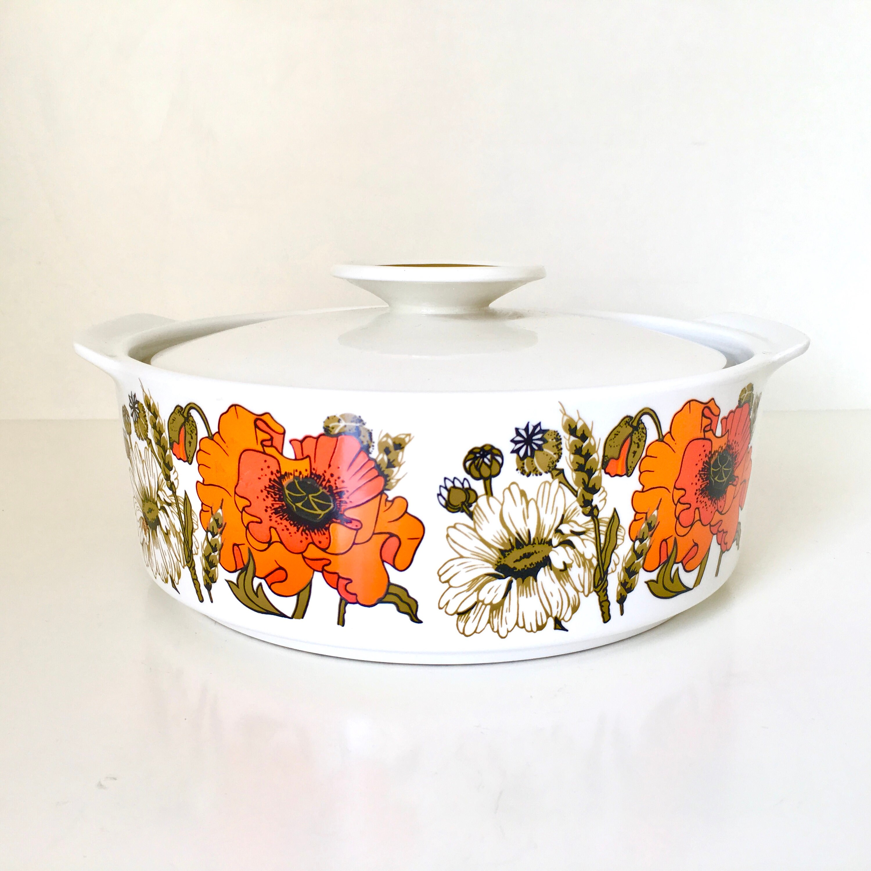 A J&G Meakin Poppy Flowers Lidded Pot Tureen Retro Kitsch 60s Mid ...