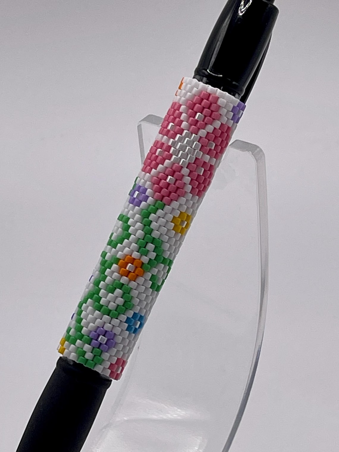 Bead Art Pens: Curly Flowers on White Background, Pilot G2 Beaded Pen ...