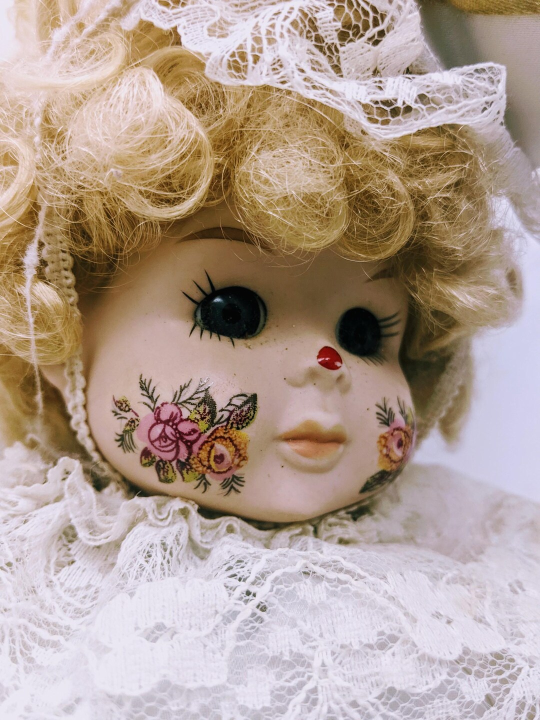 Vtg Stunning Porcelain Wind up Musical Jester Doll Hand Painted Floral ...