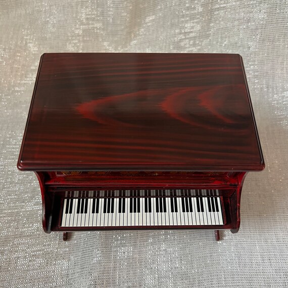 Vintage Musical Note Mini Piano Style Plastic Jewelry… - Gem