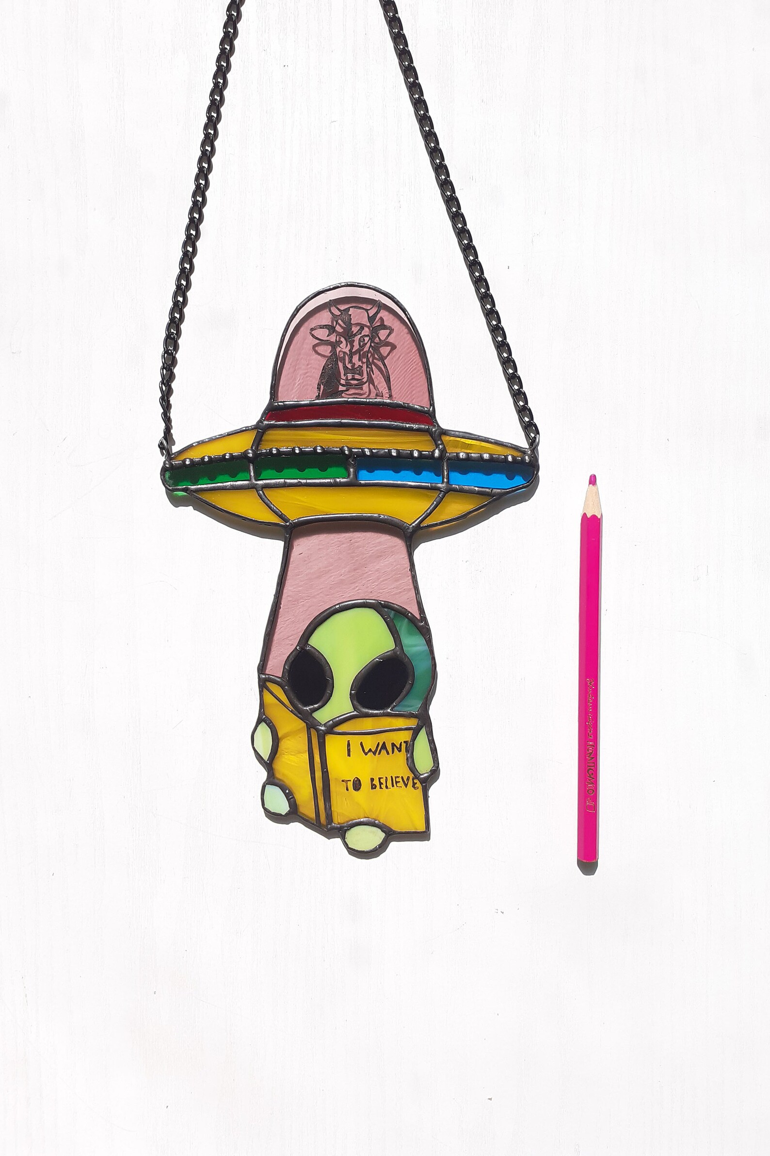 UFO Stained Glass, Stained Glass Window Hangings, Ufo Suncatcher, Alien ...