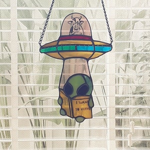UFO Stained Glass, Stained Glass Window Hangings, Ufo Suncatcher, Alien ...