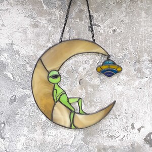 UFO Suncatcher, Ufo Stained Glass, Stained Glass Window Hangings, Alien ...
