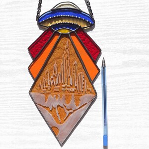 UFO Suncatcher, Ufo Stained Glass, Stained Glass Window Hangings, Alien ...
