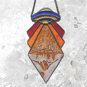 UFO Suncatcher, Ufo Stained Glass, Stained Glass Window Hangings, Alien ...