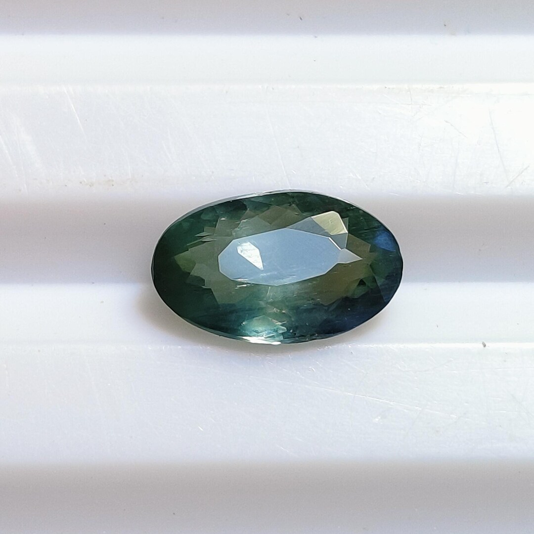 0.76 Carat Natural Alexandrite Gemstone: Oval Color Change Chrysoberyl ...