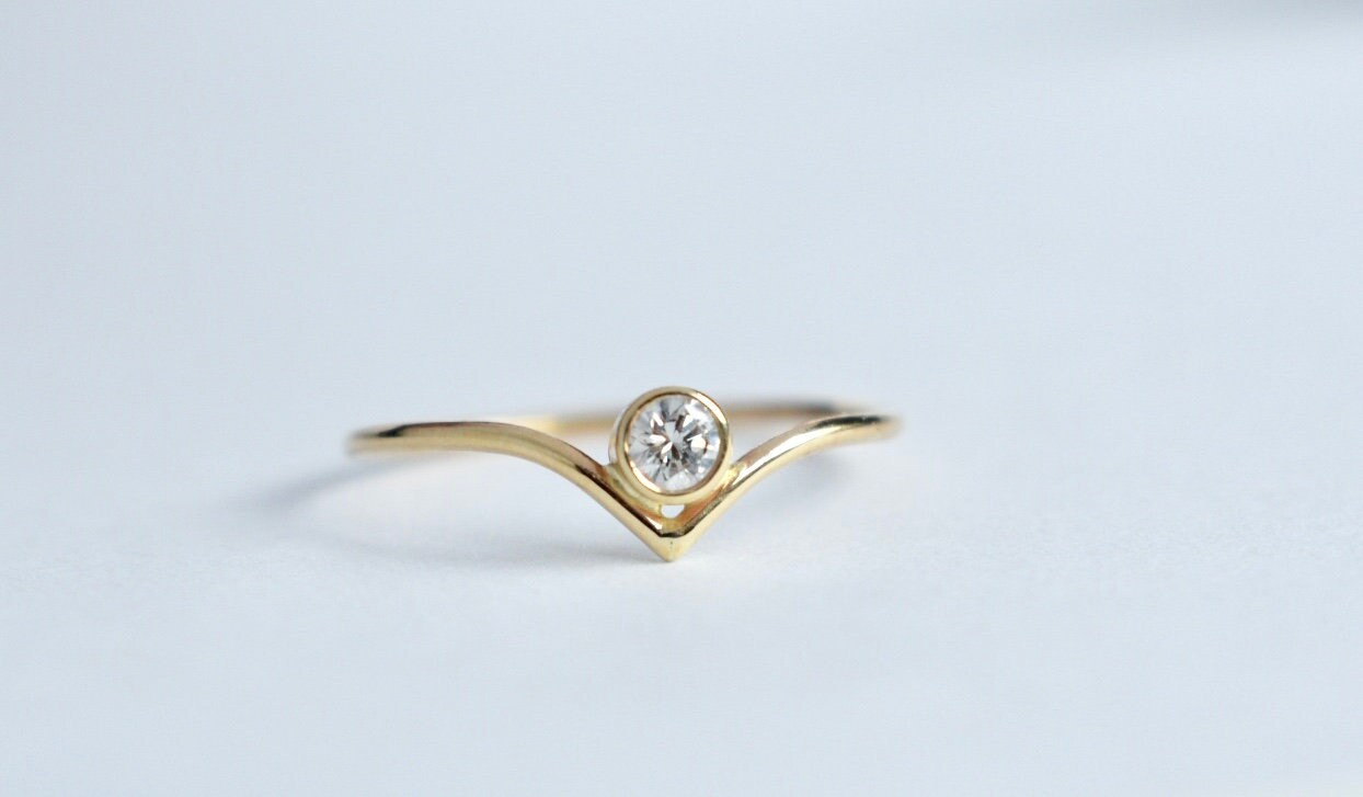 Diamond Chevron Ring in 14k Yellow Gold | Etsy
