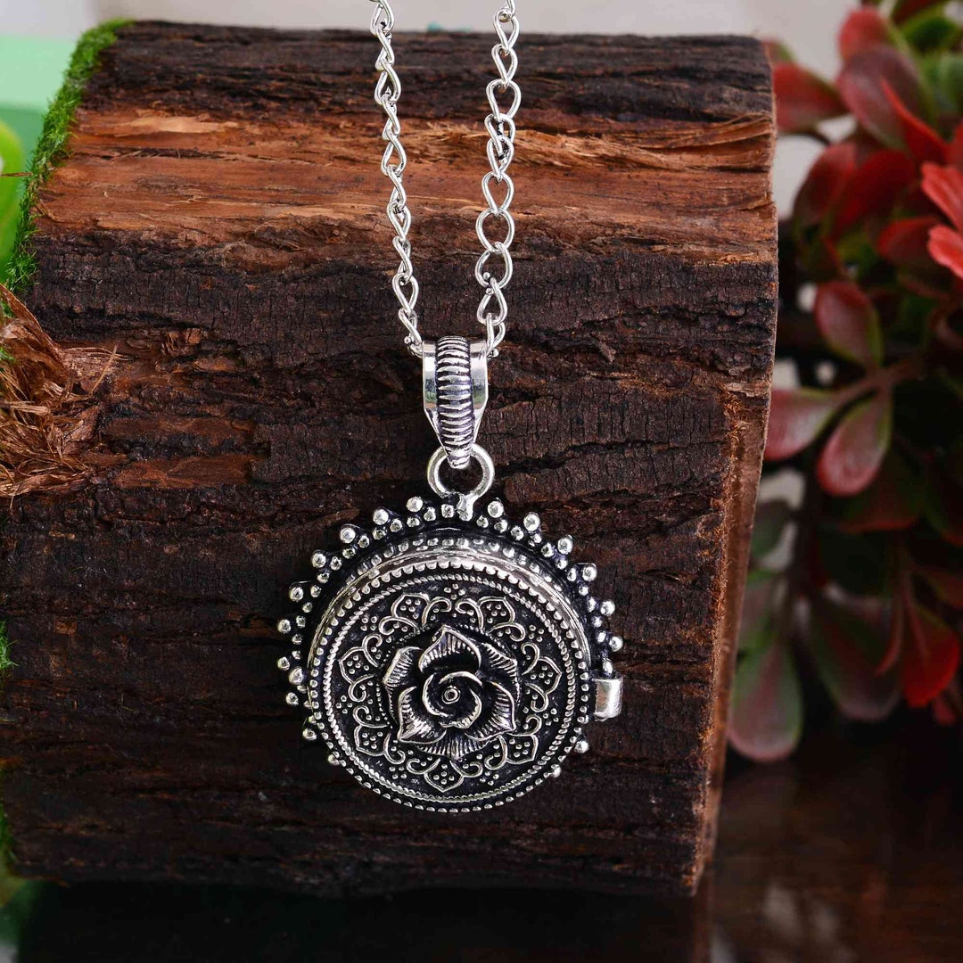 Vintage Poison Box Pendant, Handmade Poison Box Pendant, Silver Plated ...