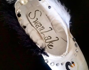 Black Swan - Decorated Pointe Shoe O.o.a.k. - Etsy