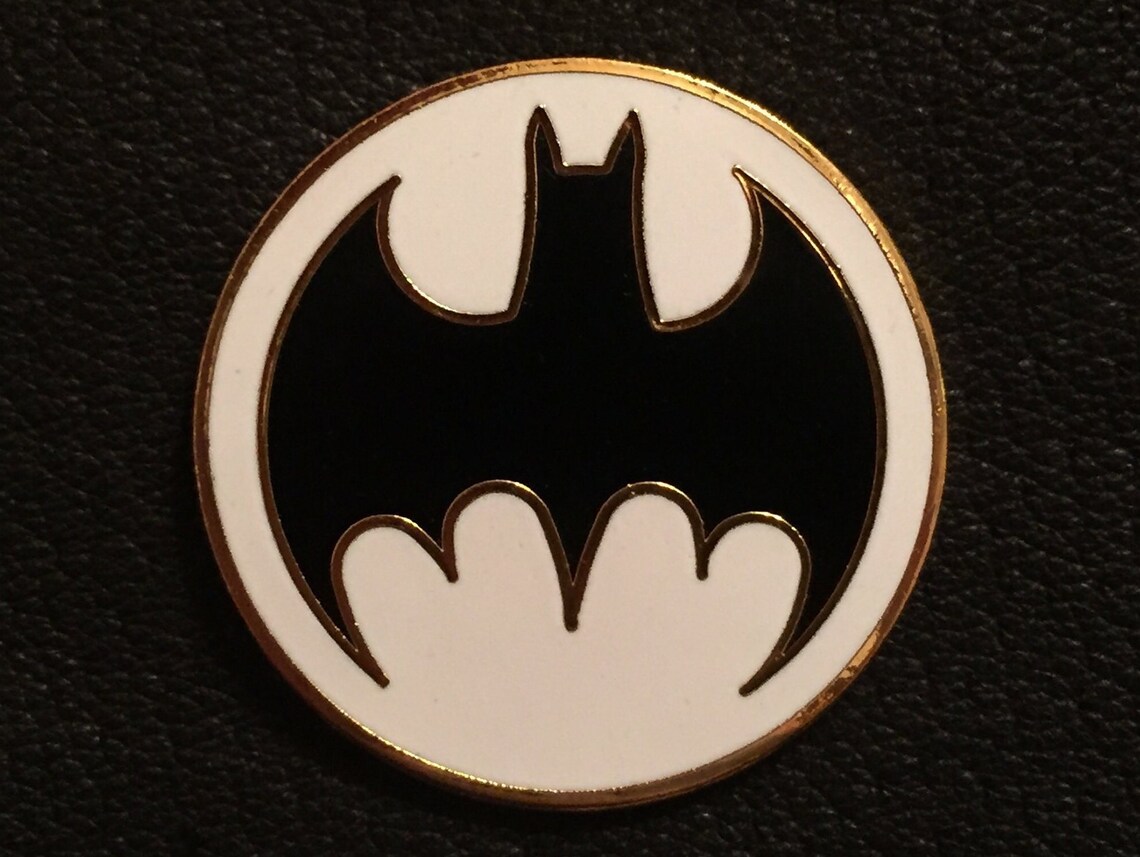 Batman Police Spotlight Logo Vintage Pin - DC Comics - 1988 - Black and ...