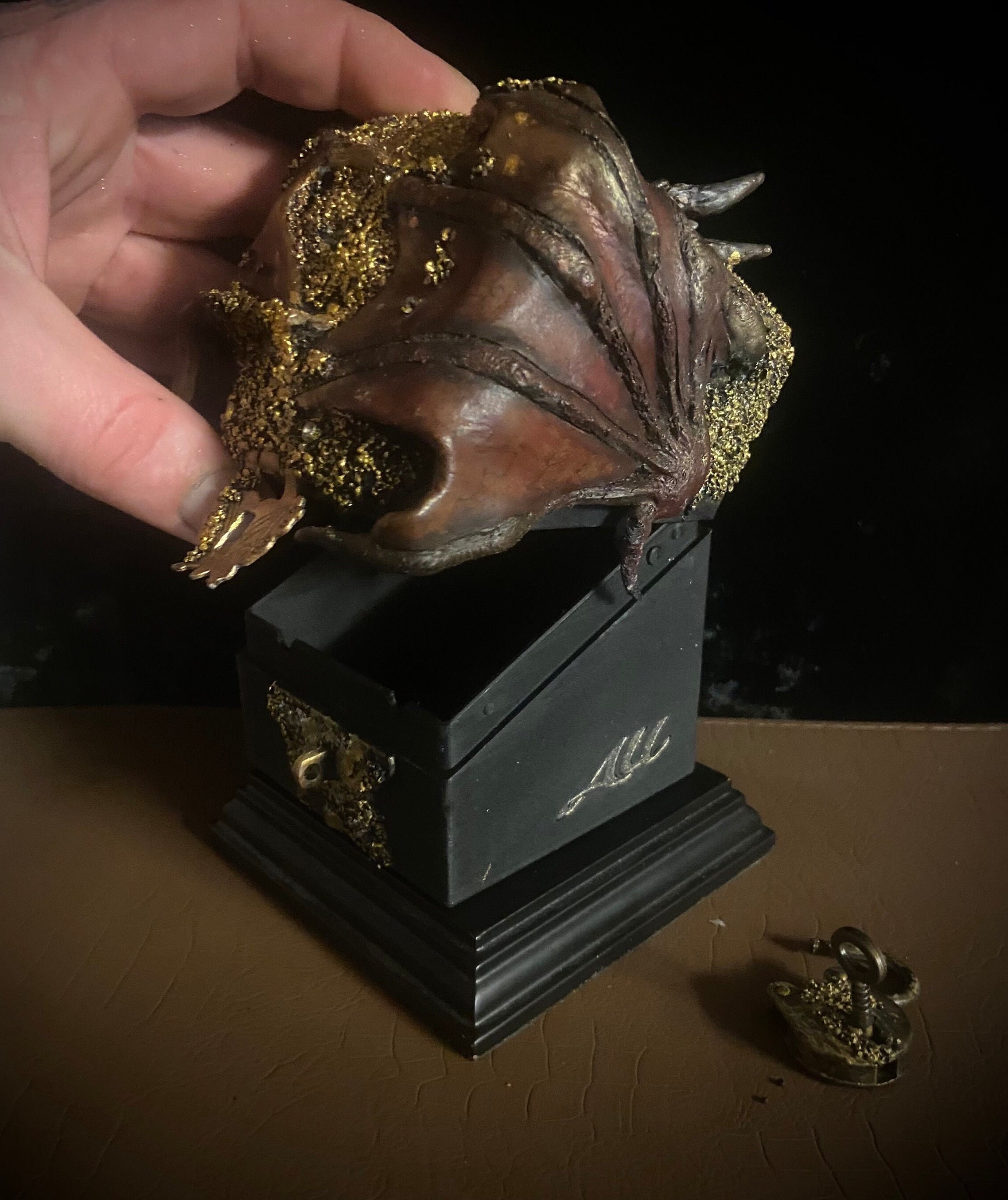 Deckbox Magic the Gathering Lord of the Rings Smaug Dragon Treasure ...