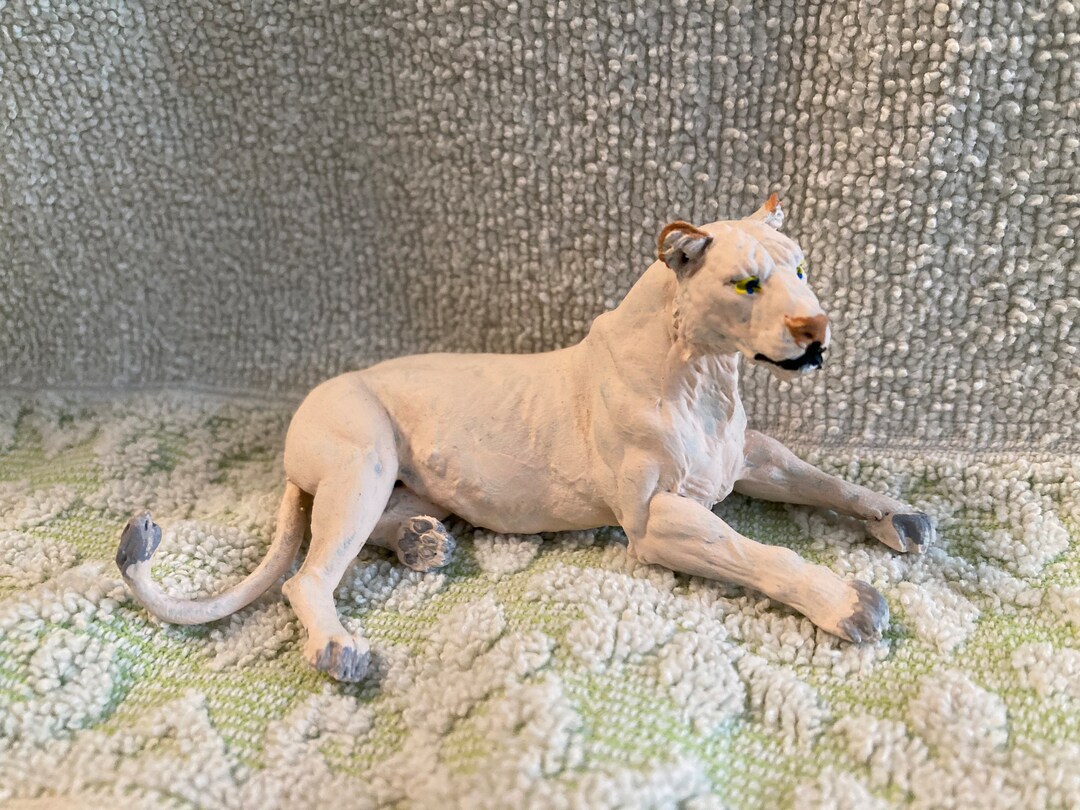 Lioness - Unpainted - Animal Den Miniatures - 3D Resin Printed - Etsy