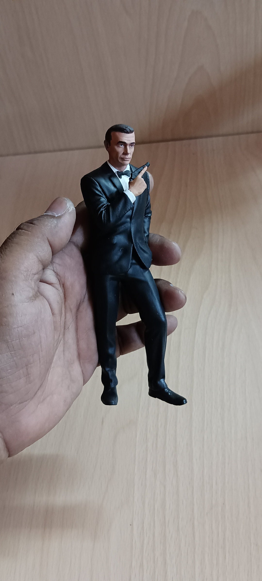 6" 9" British Secret Agent Bond Connery Scale 1:12 1/8 - Painted Fan ...