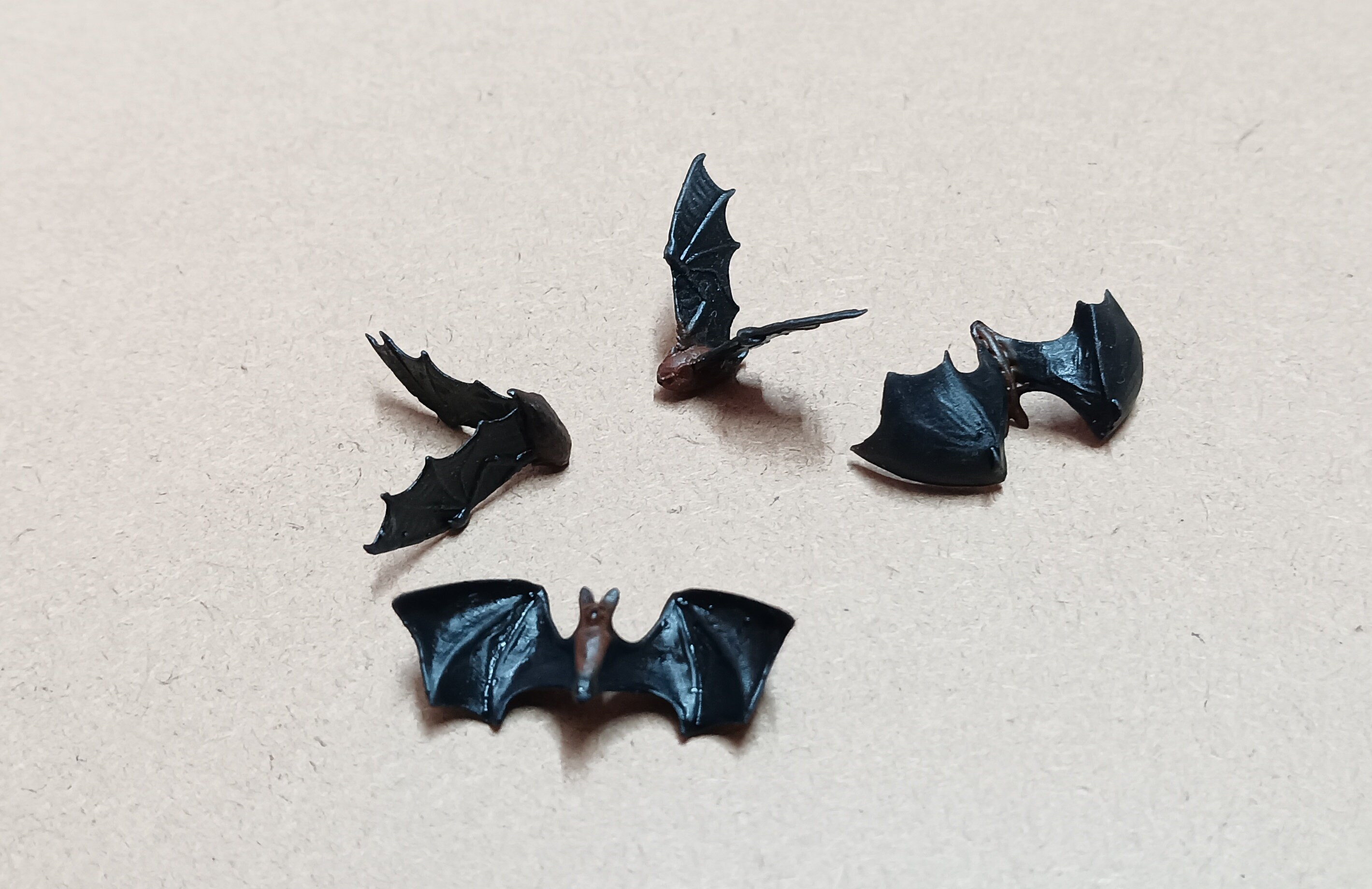Lot4 Miniature Flying Bats 1:12 Scale Bird Mini for Horror Dollhouse ...