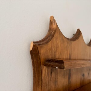 Vtg Wood Trinket Shelf W/ Shield Shaped Mount & 4 Narrow Shelves for ...
