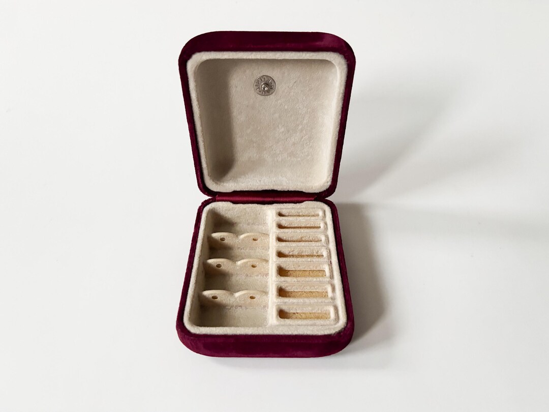 Vtg Travel Clamshell Jewelry Box Upholstered in Burgundy Velvet W/ Ring ...