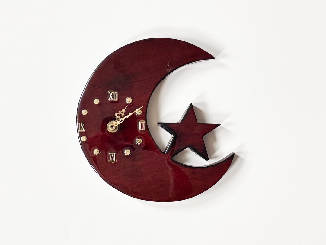 Vtg Crescent Moon & Star Wall Clock Lacquered Solid Wood W/ Mahogany ...