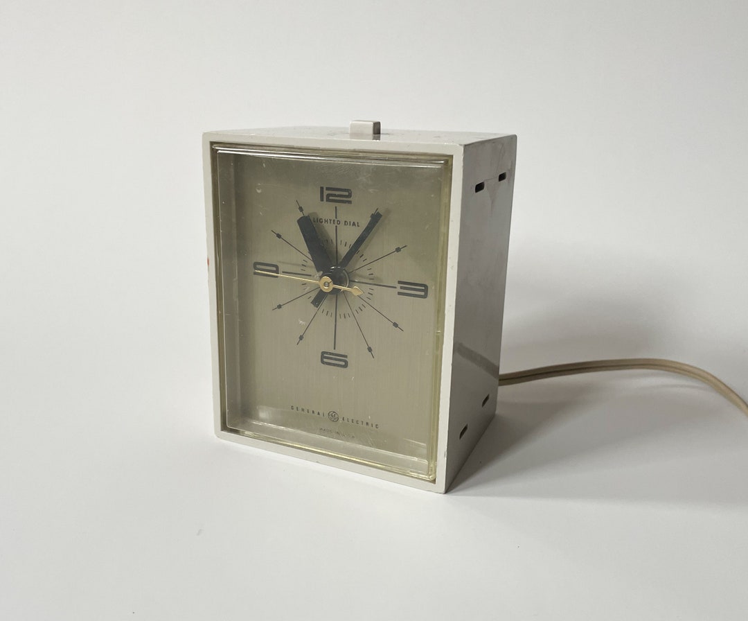 MCM GE Electric Alarm Clock W/ Brass Sunburst Face General Electric ...