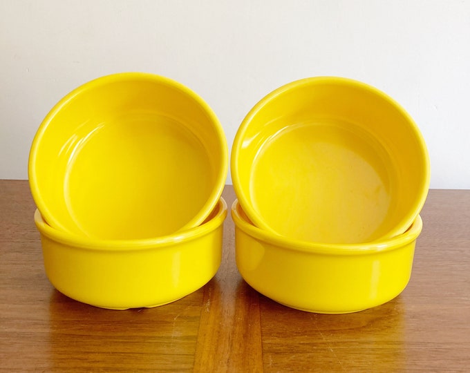 SRO by PMC Melamine Bowls, Set of 4 1986 Yellow Plastic Kitchen Bowls ...