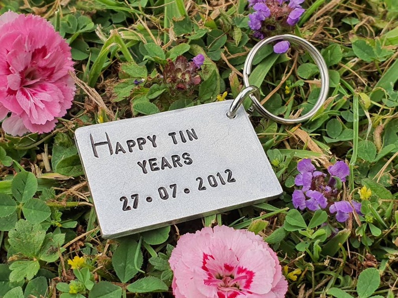 HAPPY TIN YEARS Unique 10th Year Wedding Anniversary 10 Gifts Keyring ...