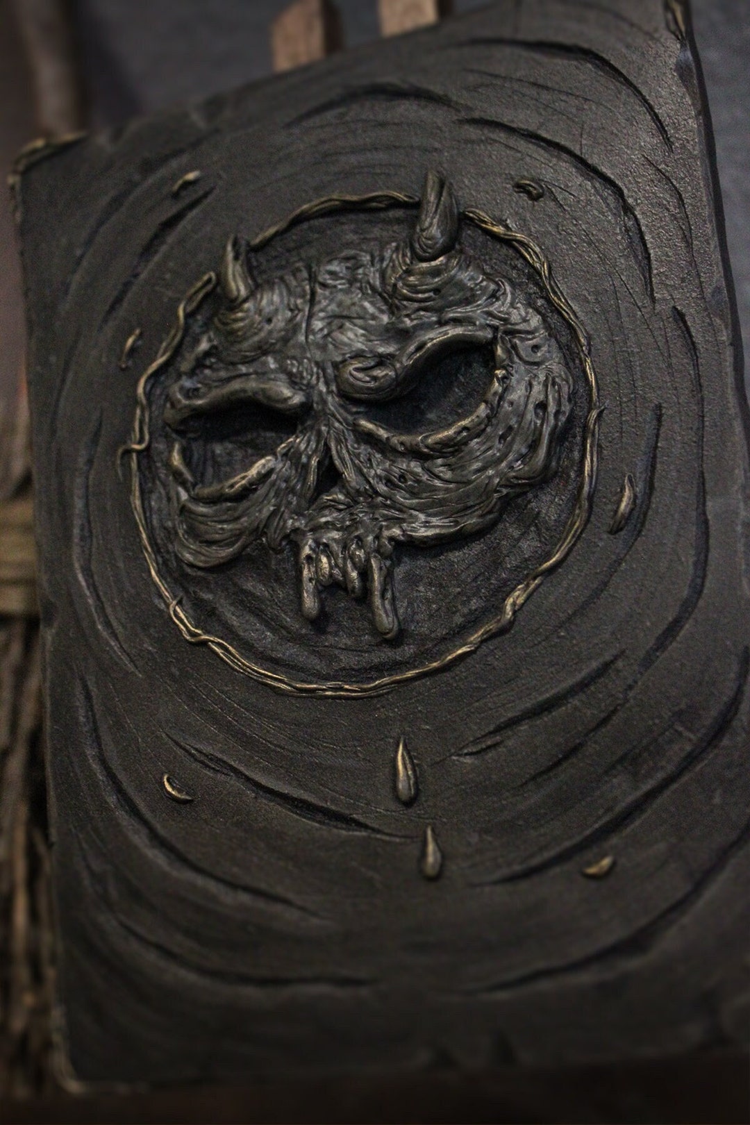 Wood N' Ghouls 11 Skull Hanging Wall Plaque Art Dark, Creepy & Horror ...