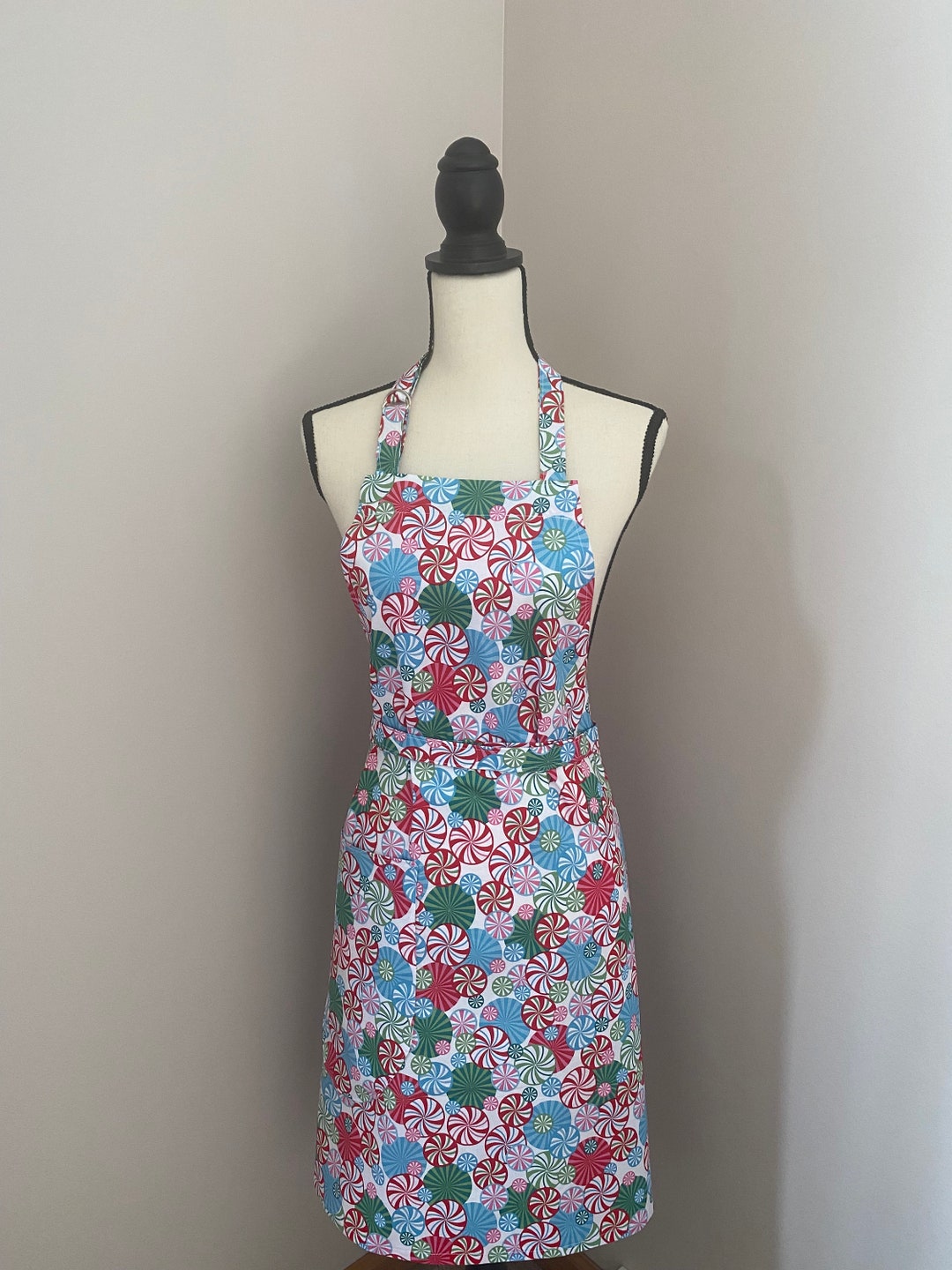 Peppermint Candy Apron~ Christmas Apron~ Peppermint Print Apron ...
