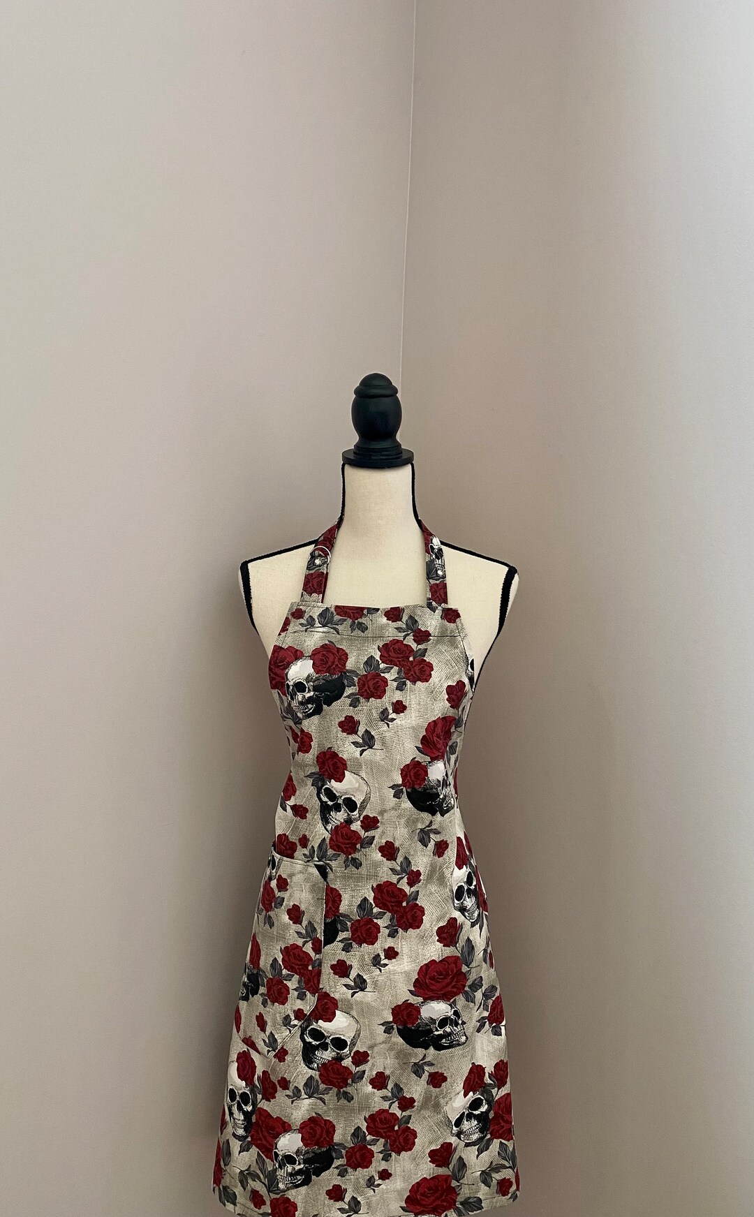 Red Roses Skull Apron: Floral Halloween Cotton Canvas Apron~ Halloween ...