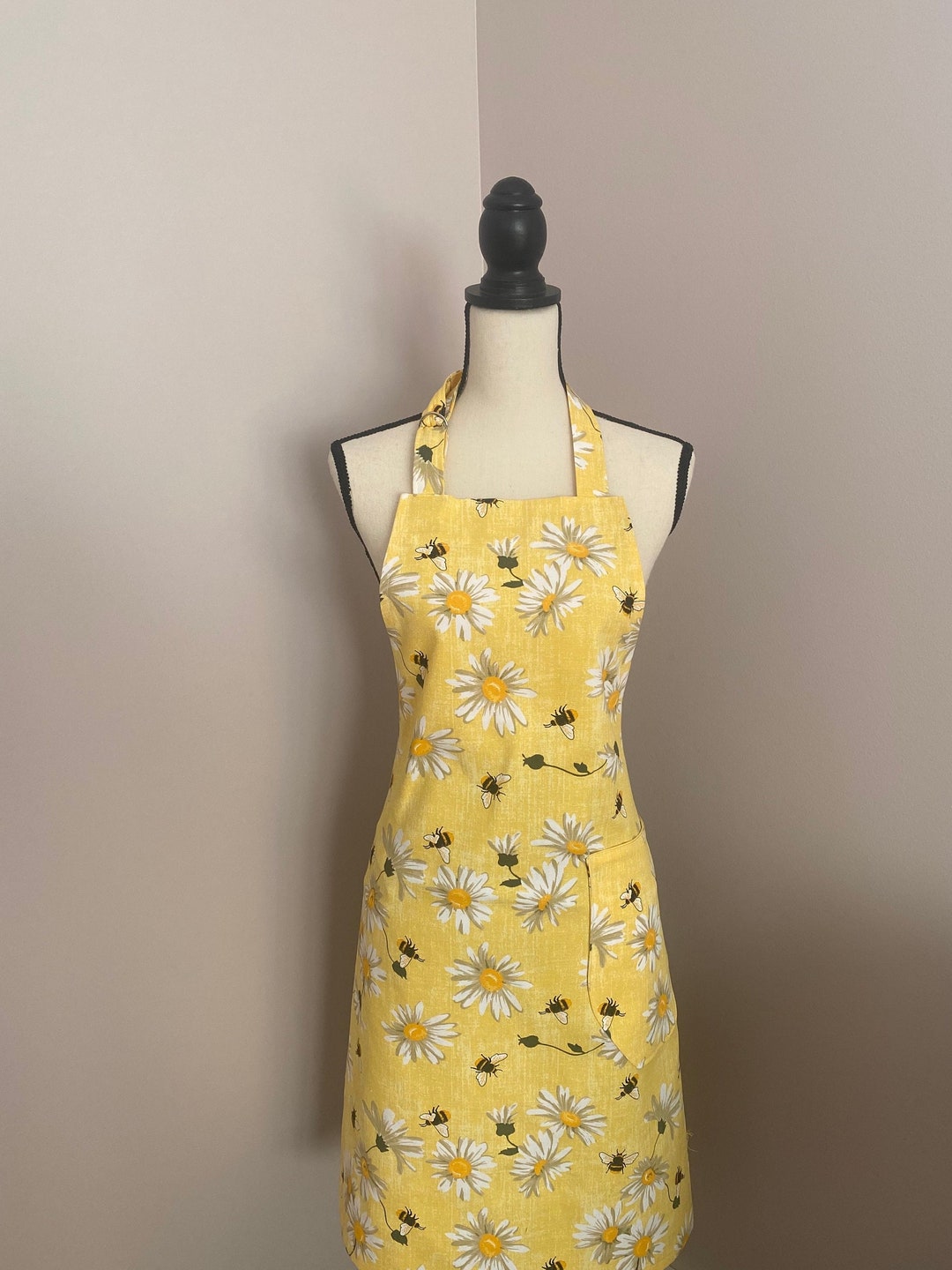 Bee Apron~ Yellow Bee Apron~ Honey Bee Apron~ Chef Apron~ Daisy Apron ...