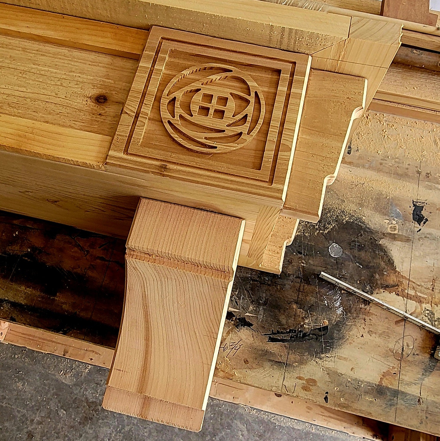 Bespoke Bungalow Style Windowbox – Glasgow Rose with Corbels | mgmforex.com