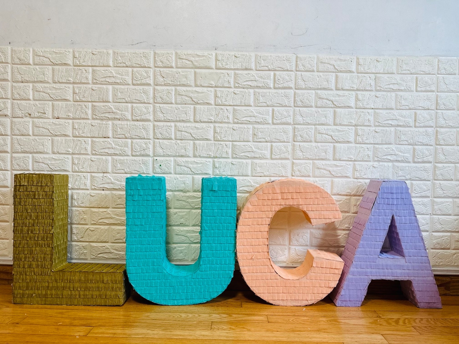 Custom Letter Backdrop Pinata, Custom Names, Letter Decor, Free ...